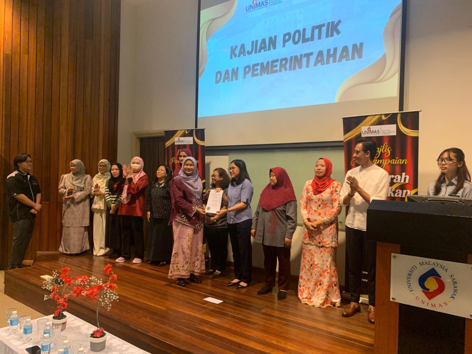 Celebrating Academic Excellence: FSSH’s Dean List Ceremony – UNIMAS Gazette