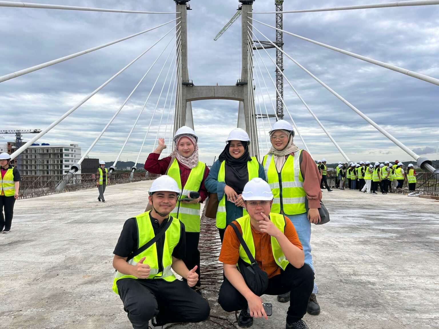 Quantifying Adventures : FBE Students Exploring Bakun Dam and the ...