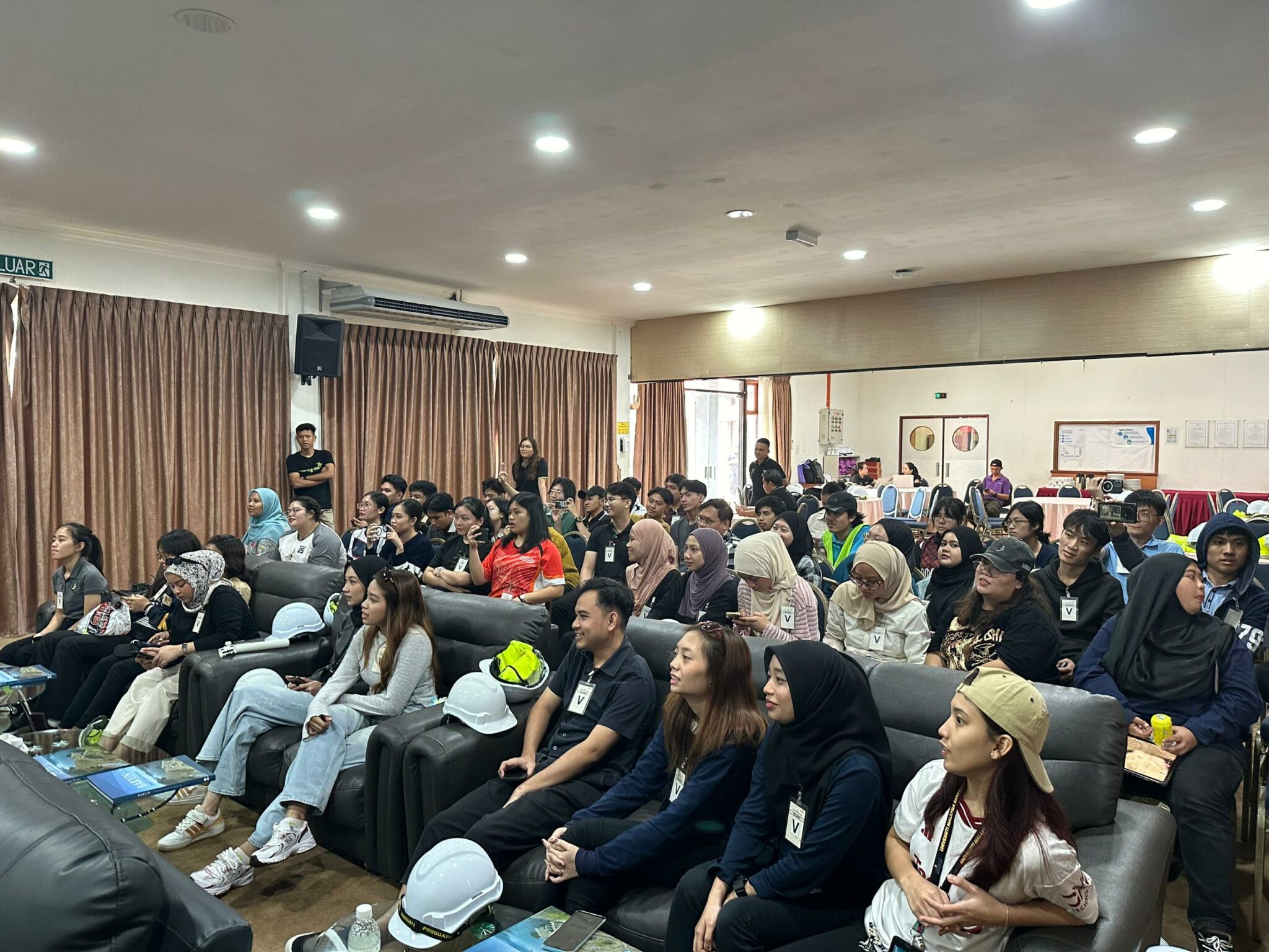 Quantifying Adventures : FBE Students Exploring Bakun Dam and the ...