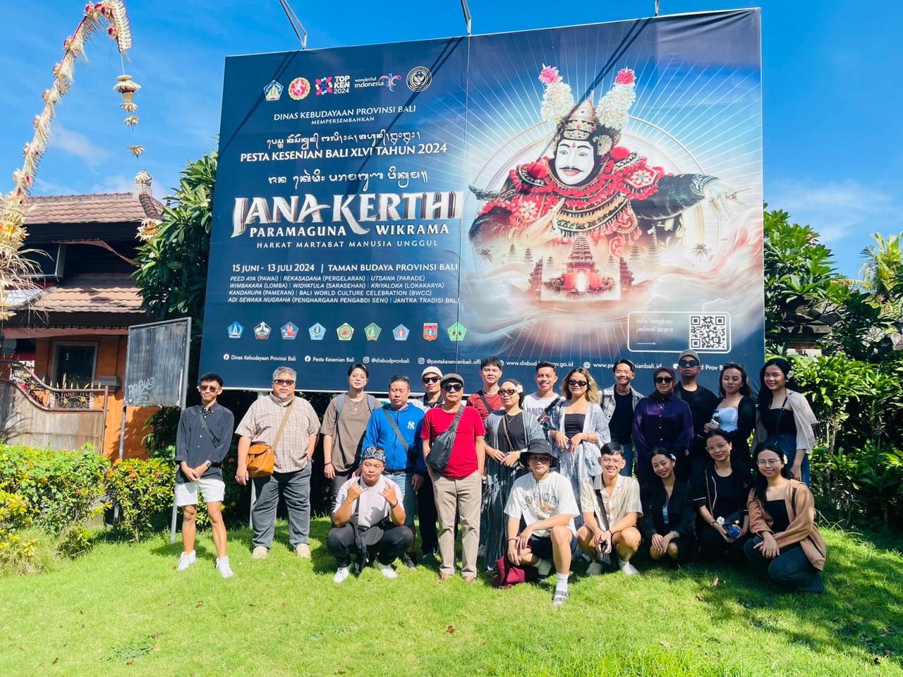 BAYU UNIMAS Menampilkan Keunikan Seni Budaya Sarawak di Bali World ...