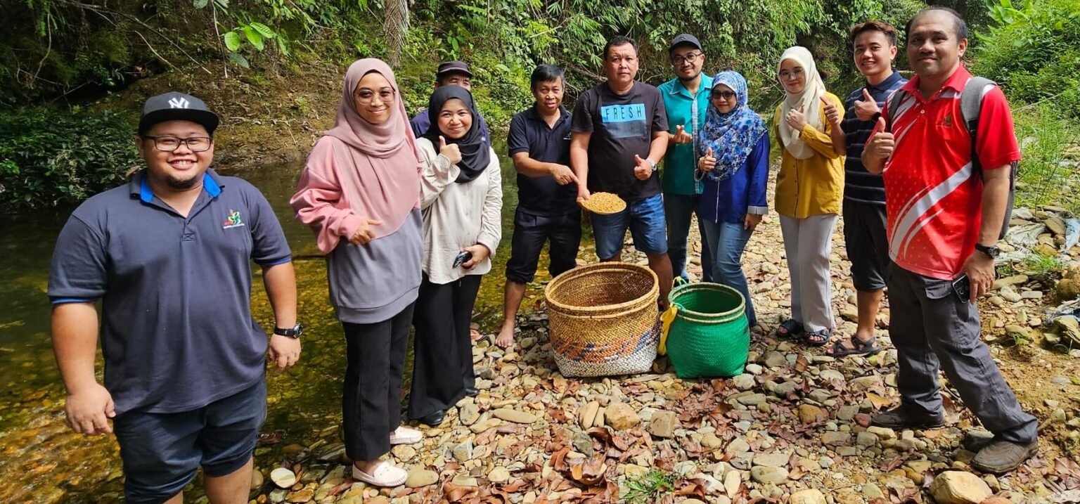 Lawatan kolaborasi penyelidik FSKTM dan Lembaga Lada Malaysia ke Betong ...