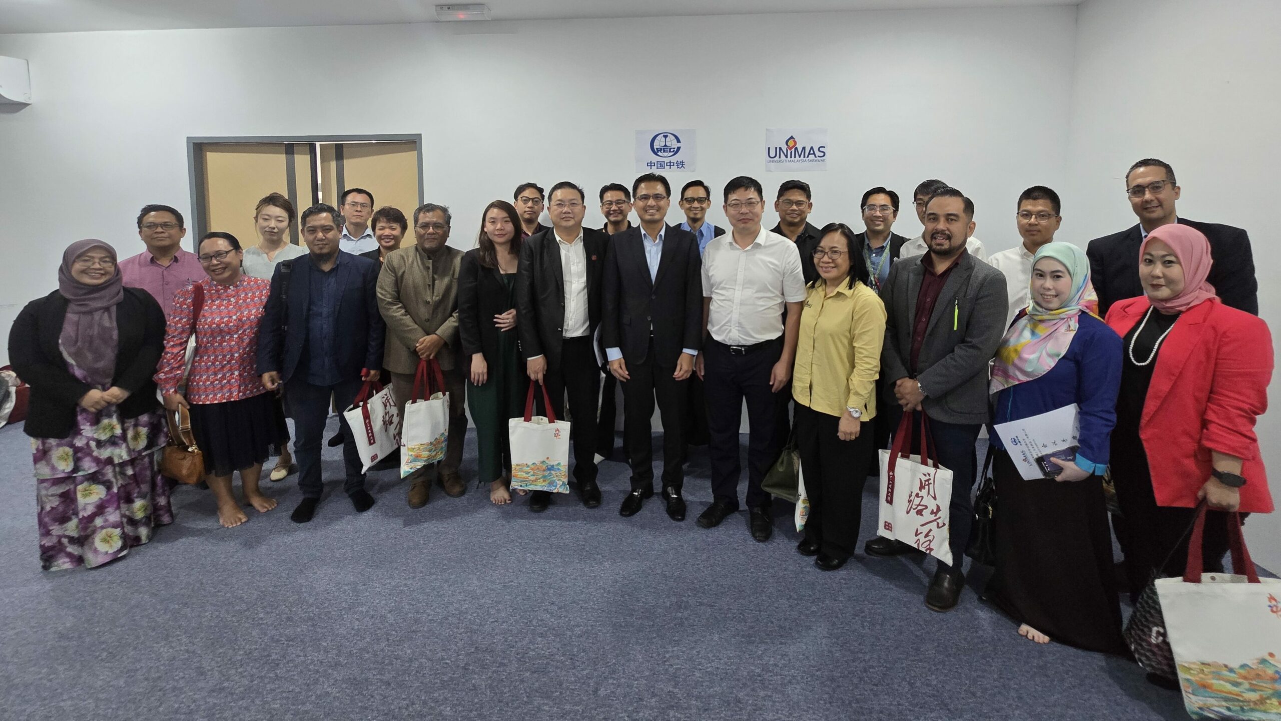 UNIMAS Delegation Visits China Railway Engineering Corporation (CREC ...